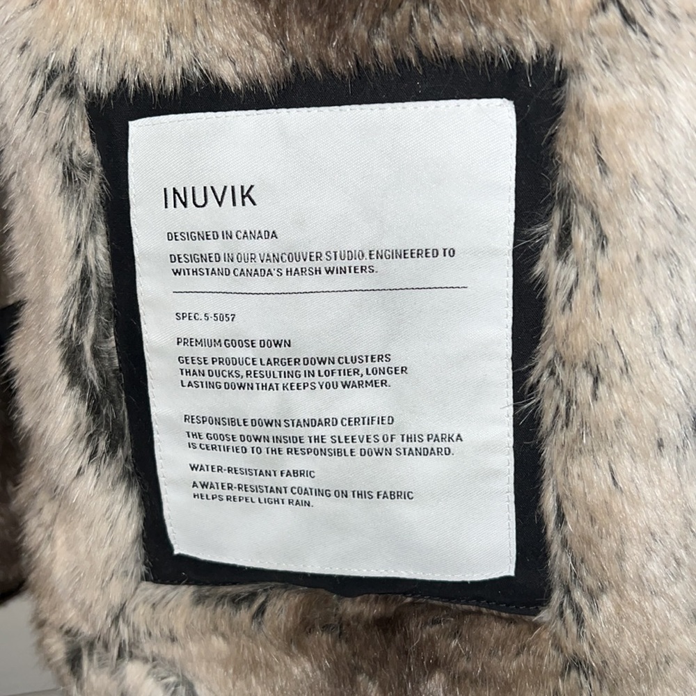 Very Heavy Furry Jacket Aritzia - Gem